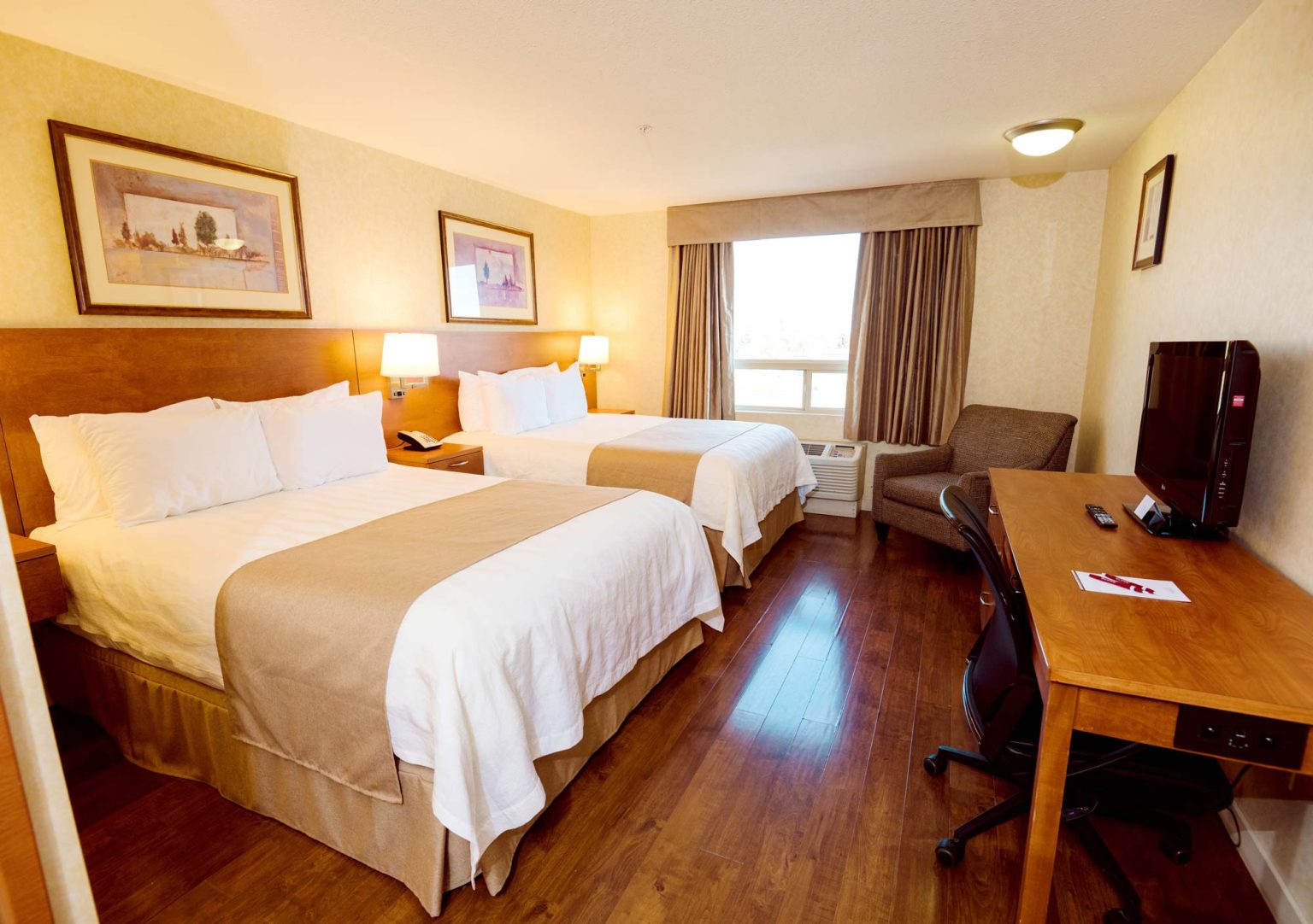 rooms – Rosslyn Inn & Suites